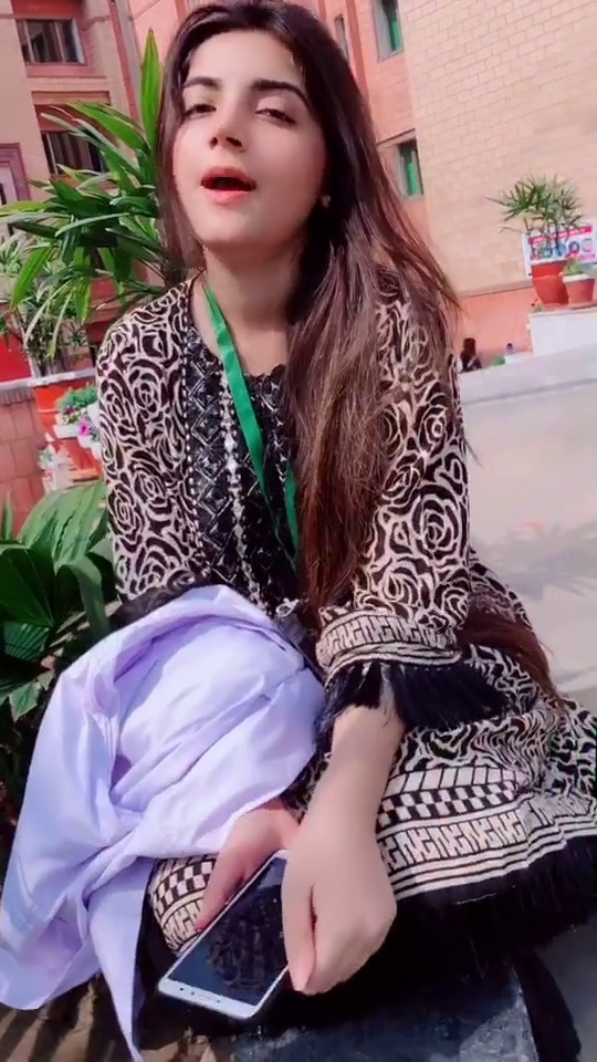 Dr Aleeya Aleeya - BIGO LIVE Bar